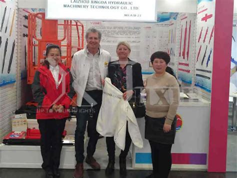 Heavy Duty Logistics Container Loading And Unloading Platform 12t Mobile Hydraulic Loading