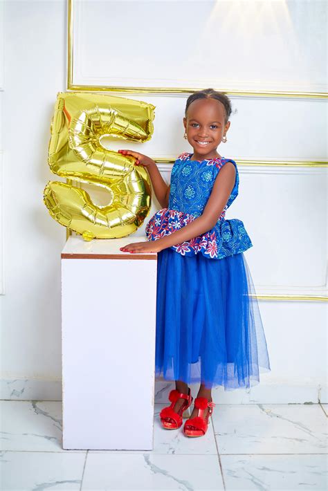 Telegraphgirl Photos Download The Best Free Telegraphgirl Stock