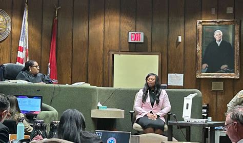 ‘he Broke Up With Me With A Disappearing Text Woman Charged With Killing Pastor Takes Stand