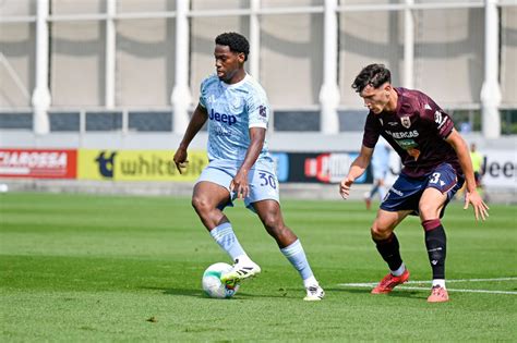 اولین بازی جاناتان دیوید برای یوونتوس عکس طرفداری