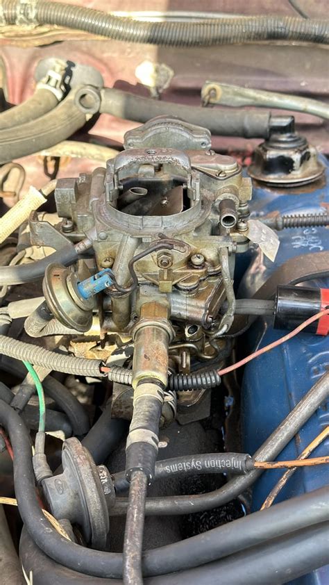 Carburetor hole? : r/MechanicAdvice