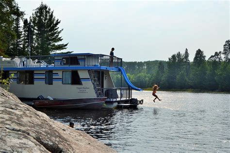 Houseboat Vacation Guide Where To Go And How To Rent A Houseboat Afar