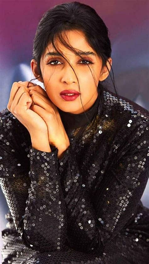 Nyla Usha Photos Nyla Usha Wallpaper