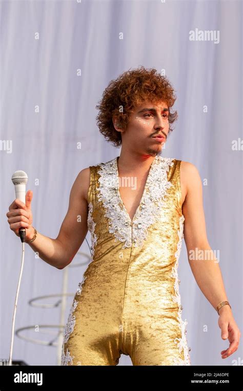 Josh Kiszka Pochodzenie Why Greta Van Fleets Josh Kiszka Came Out Dcrz