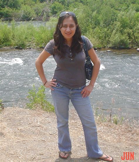 Busty Girl In Jeans Photo 13 63 109201134213