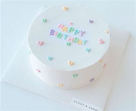 Simple Pretty Birthday Cake Designs With Confetti Sprinkles Minimalist Birthday Cake Design