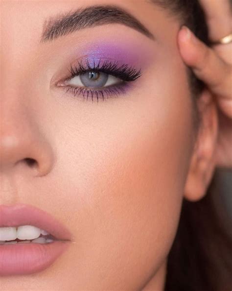 Pin By Anna On ʟ ︎︎ᴠᴇ Purple Eye Makeup Makeup Eyeliner Prom Eye Makeup
