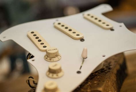 Seymour Duncan 11024 04 Pickguard Fully Loaded Antiquity Texas Hot