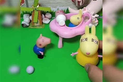 乔治帮忙照顾理查德，乔治把他的奶都喝光了，妈妈以为是理查德喝的理查德乔治妈妈