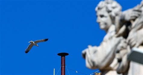 콘클라베 굴뚝 설치‥새 교황 선출 준비 박차