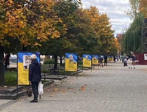 У Ковелі встановили бігборди зі світлинами полеглих Героїв