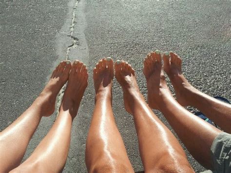 Sister Feet R Feetishh