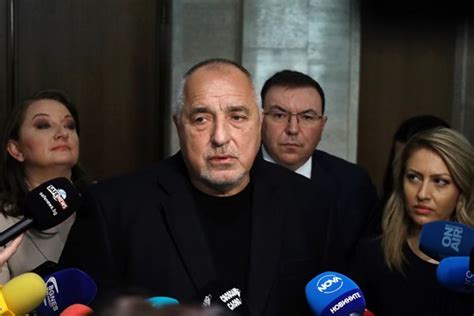 Борисов Божанов иска да се подпиша срещу Цончо от Възраждане а днес