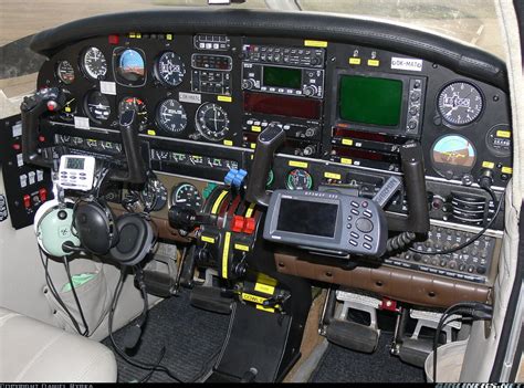 Piper Seminole Cockpit