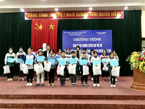 Trao Kinh Ph H Tr Th Ng Xuy N Cho Tr Em C Ho N C Nh C Bi T