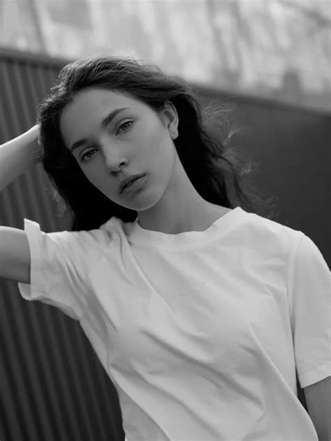 Mari Idol Model Management