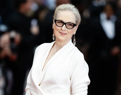 مریل استریپ برای فرار از آتش سوزی با اره نرده های حیاطش را برید سایت