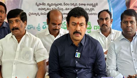 చంద్రబాబు కుట్రలో బీజేపీ మాజీ ఎమ్మెల్యే విష్ణుకుమార్ రాజుకు వాటా