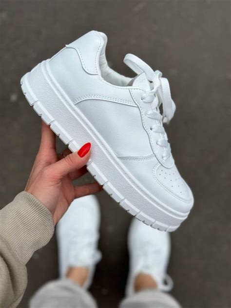 Кросівки — ціна 1300 грн у каталозі Кросівки Купити жіночі речі за доступною ціною на Шафі