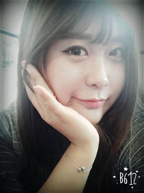 용용 Yong Yong 용용 Yong Yong Added A New Photo