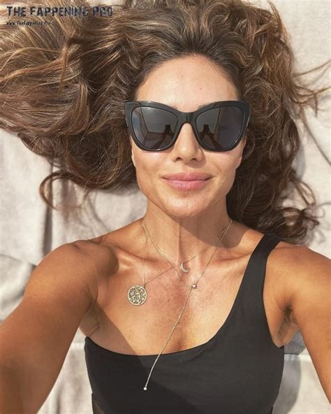 Nazan Eckes Sexy Barefoot In Bikini 9 Photos The Fappening