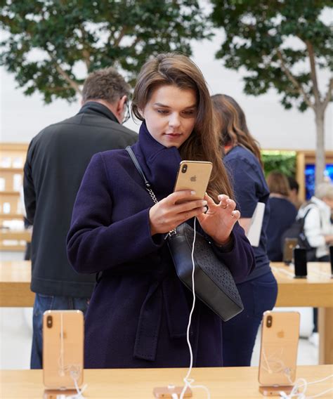 Daily Apple News Apple To Make Credit Card Electric Van Shifting To ARM Chips In 2020 IOS