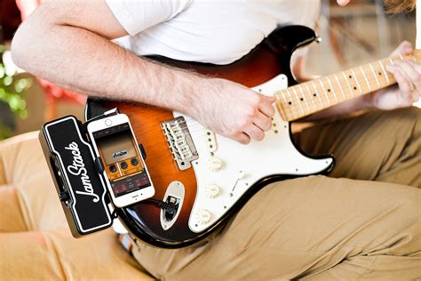 Jamstack Attachable Guitar Amplifier And Bt Speaker On Behance