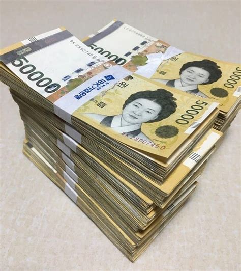 Credit Card에 있는 Wcrhy님의 핀 돈 돈 뭉치 비전 보드