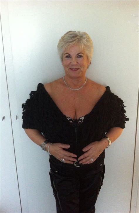 Pin On Beautiful Older Women Priceless Invaluable