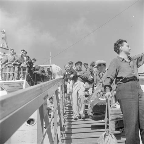 1948 Прибытие новых репатриантов из Болгарии в порт Хайфы Humus — Livejournal