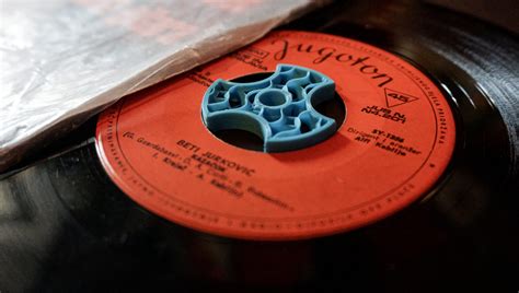 Modern Gyroid 45 Rpm Record Insert — Print A Brick