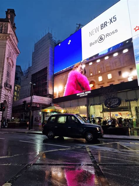 Иммиграция в Великобританию Facebook