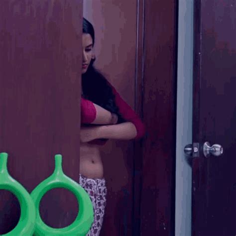 Priyanka Pryanka Mohan GIF Priyanka Pryanka Mohan Nadumu Discover Share GIFs