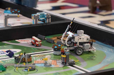 Robotics SAY Play Center