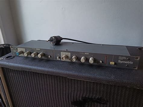 Symetrix 525 Dual Gated Compressor Reverb