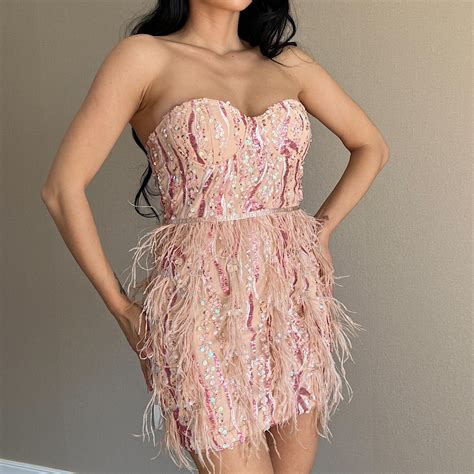 Rochie Scurta Cu Paiete Si Pene Scorpios