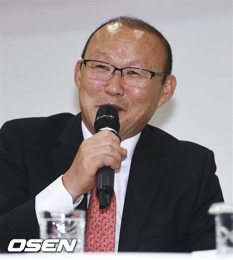 박항서 감독친근한 미소로 국회 강의 사진