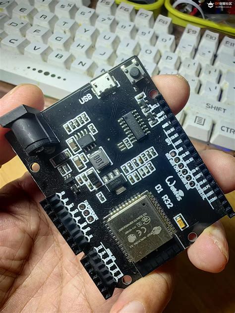 【花雕学编程】arduino动手做（234） Wemos D1r32极简蓝牙 Df创客社区