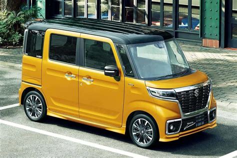 New Budget Friendly 7 Seater Cars From Maruti Kia And Renault Coming