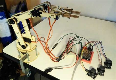 Brazo robótico Arduino askix com