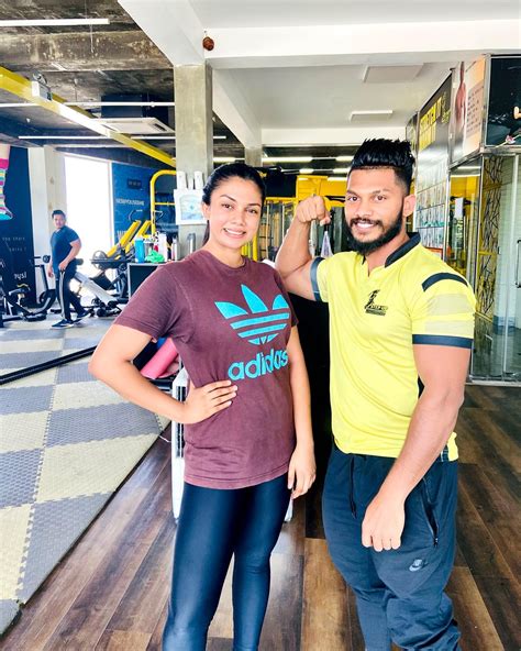 Damithri Subasinghe தமித்ரி When I Said My Personal Trainer Im