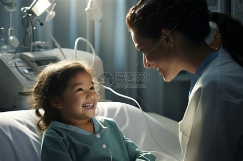 微笑的医院患者高清图片下载 正版图片600758689 摄图网