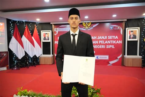Naturalisasi Paling Singkat Jay Idzes Resmi Berpaspor Indonesia