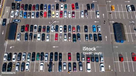 위에서 도시 교통 및 도시 개념 많은 자동차와 주차장의 공중 무인 항공기 보기 개념에 대한 스톡 사진 및 기타 이미지 개념 거리 공중 뷰 Istock