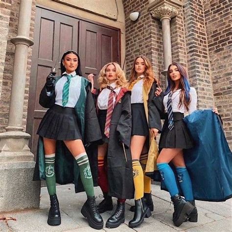 Pin By 𝒚 𝒖 𝒏 𝒊 On Friends Halloween Costumes For Teens Costumes