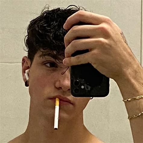 Simo Simonesella • Threads Say More