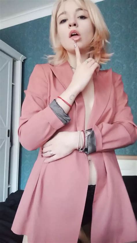 Homemade Erotic Striptease And Masturbation With A Violent Orgasm