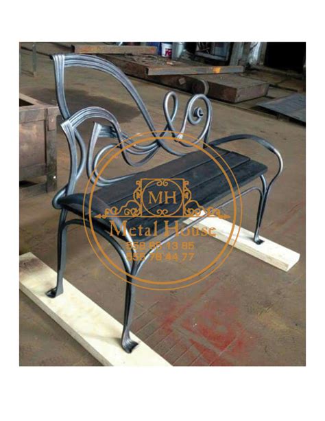 ეზოს სავარძელი Metal House