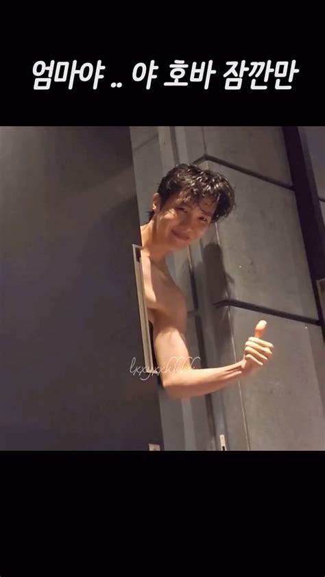 갱아 샤워하고 빼꼼 😶‍🌫️ 야 호바 잠깐만 Jhope 제이홉 Hobi 호비 Jhope Sweetdreams Instagram