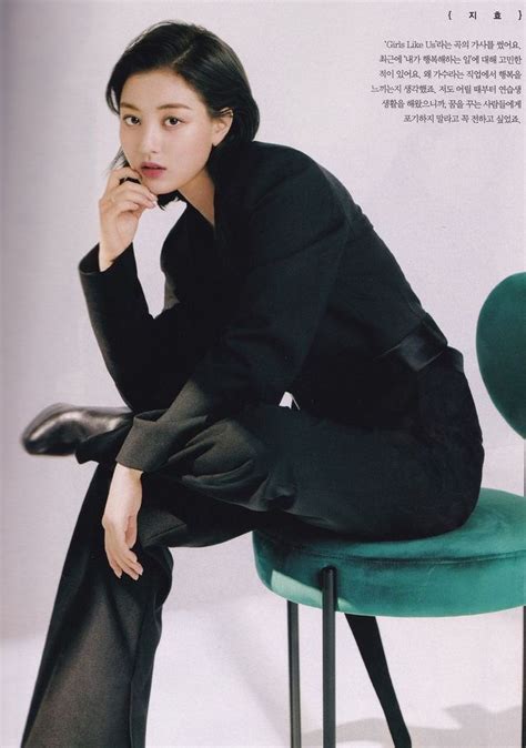 Pin By Syrupᝐᝂ On Girlzᵕ̈ Pose Reference Photo Black Hair Kpop Poses